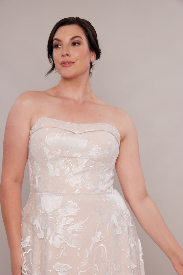 Coloured wedding dress Eloise - Plus Size Perfection Bridal - Plus Size ...